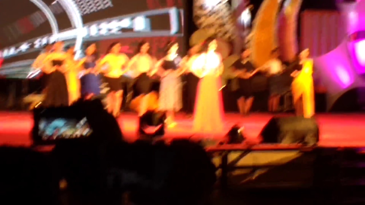 Srm milan 17 fashion show - YouTube