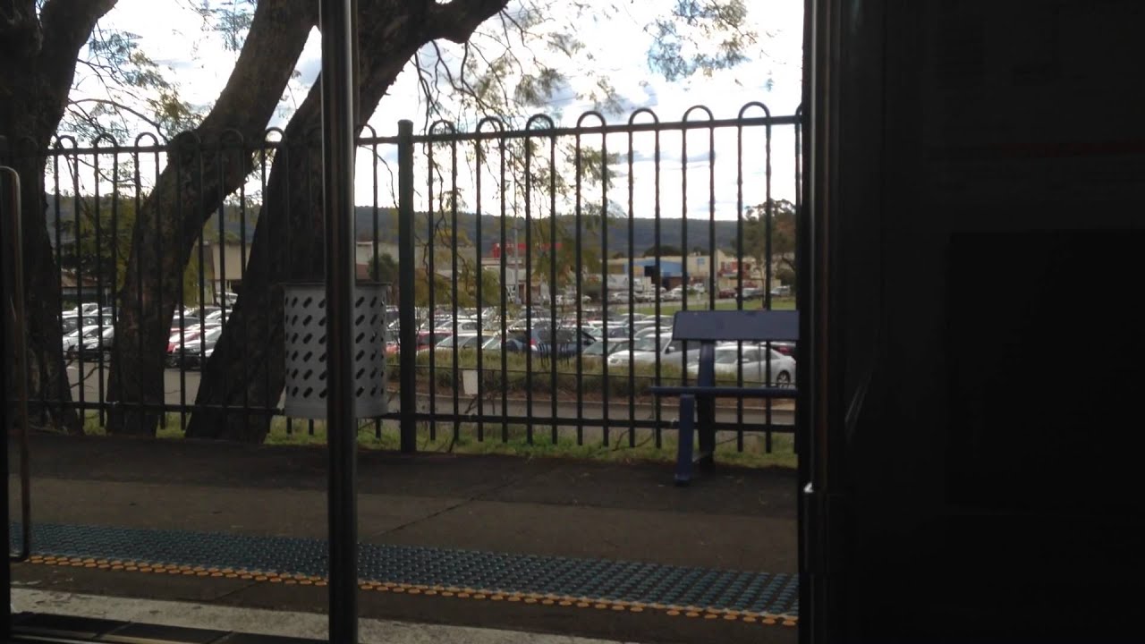 Sydney trains: K-set doors closing - YouTube