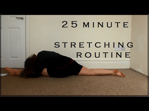 HOW TO DO THE SPLITS! | EASY BEGINNERS STRETCHING ROUTINE! - YouTube