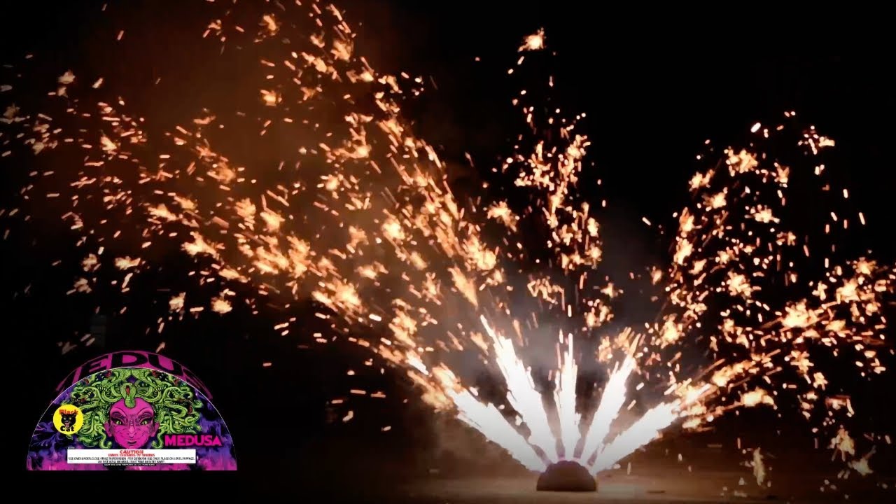 Medusa Fountain by Black Cat Fireworks - YouTube