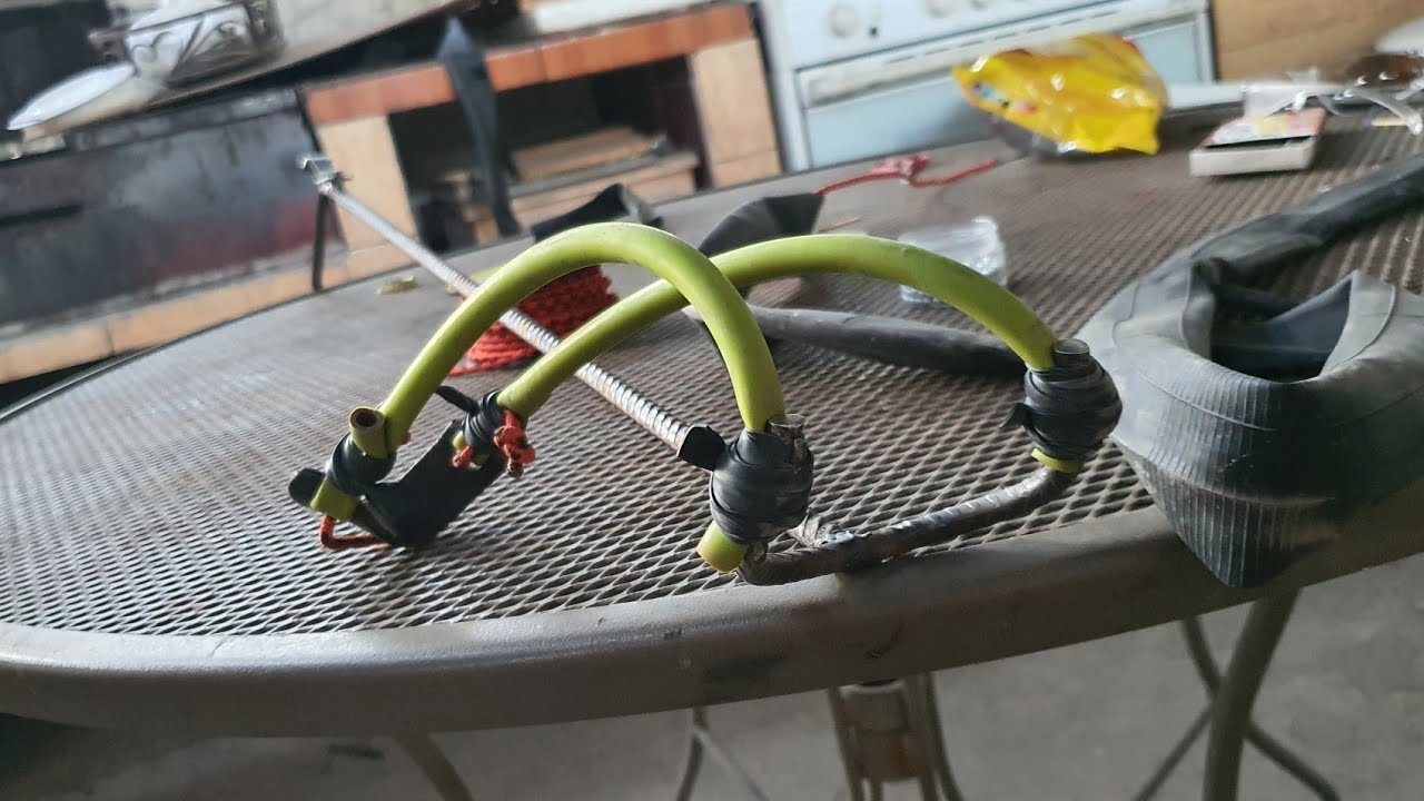 haciendo un rifle resortera - YouTube