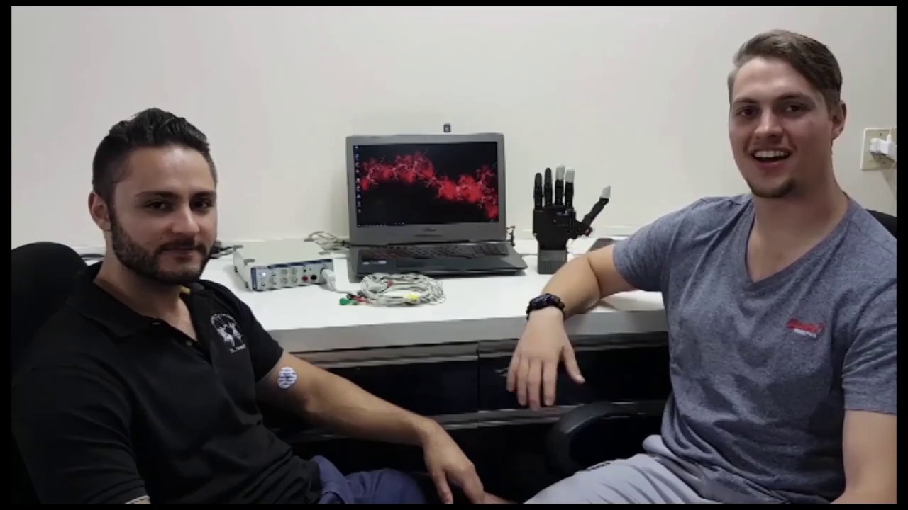 Fine grip control of robotic EMG-based prosthetic fingers - YouTube