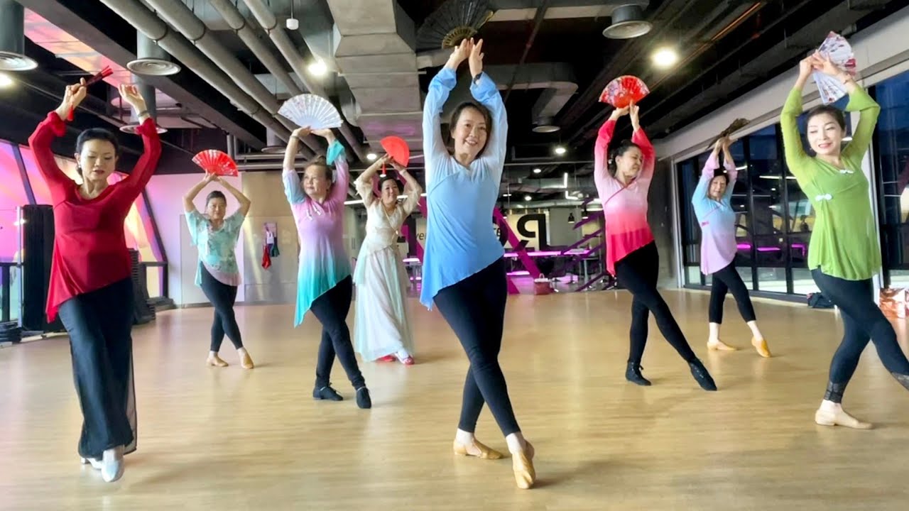 Modern Chinese Dance Cover (Yeh Lai Xiang/Tuberose/夜来香) - YouTube