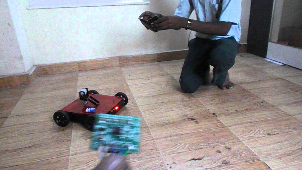 Accelerometer CONTROL ROBOT - YouTube