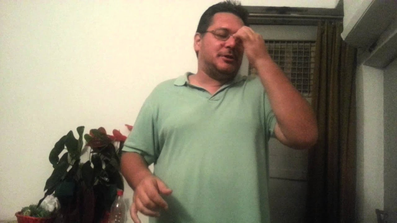 Ο ανθρωπος που τα λεει ολα! - YouTube