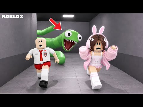 AKU HARUS KABUR DARI KEJARAN MONSTER CACING PALING MENYERAMKAN DI ROBLOX 😱 