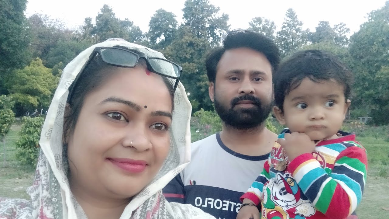 Rupali singh vlogs is live ️ हमारी फैमिली आई 🏞️ park ghumne🤗😻 - YouTube