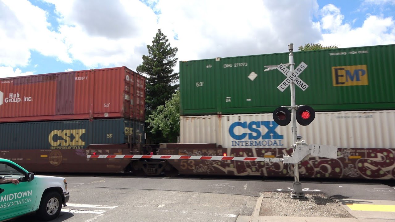 UP 2564 Intermodal Train North, K St. Railroad Crossing, Sacramento CA ...