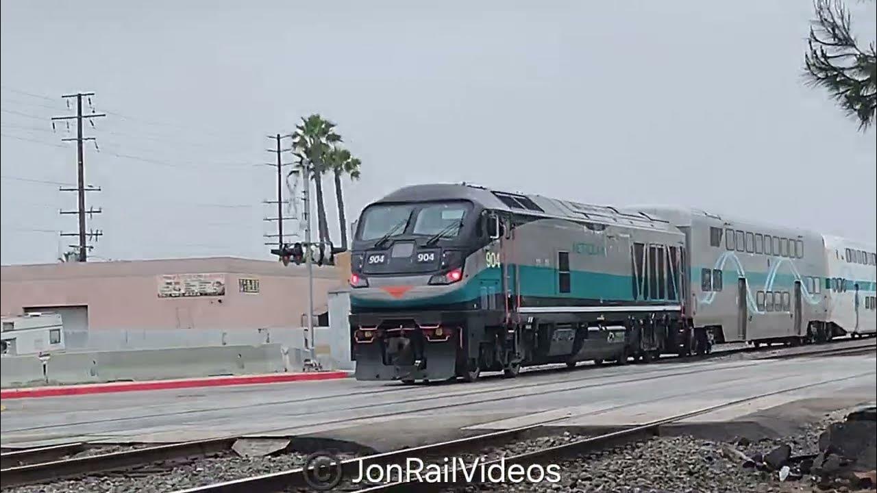 5/24/24 Pre: EB BNSF Z train passes through Los Nietos/SFS ft. meet with M707 - YouTube
