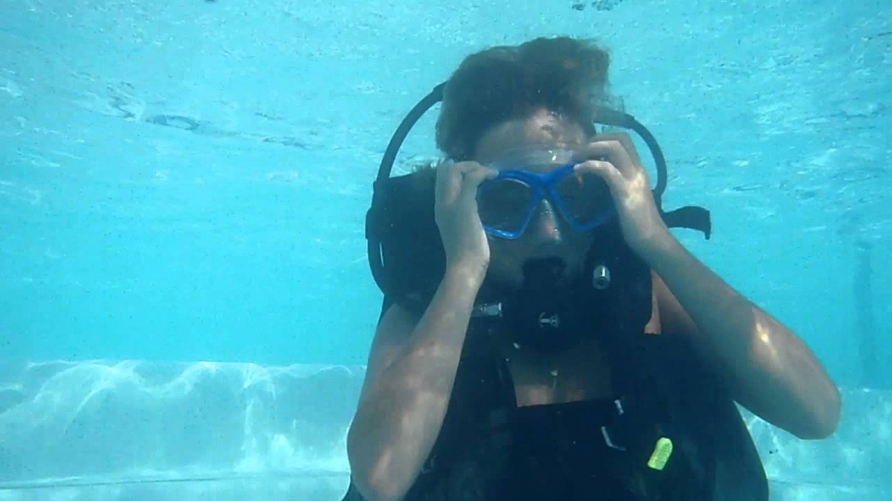 Zack Summer 2011 Texas Scuba Diving Mask Removal Training - YouTube