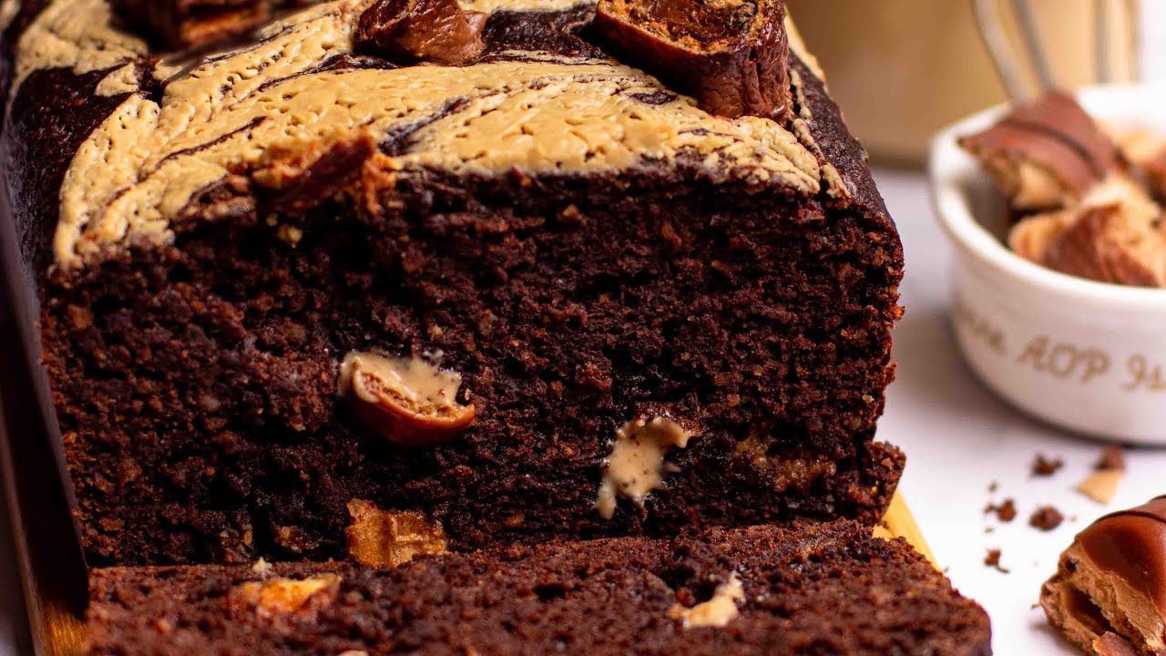 KINDER BUENO BANANA BREAD - YouTube