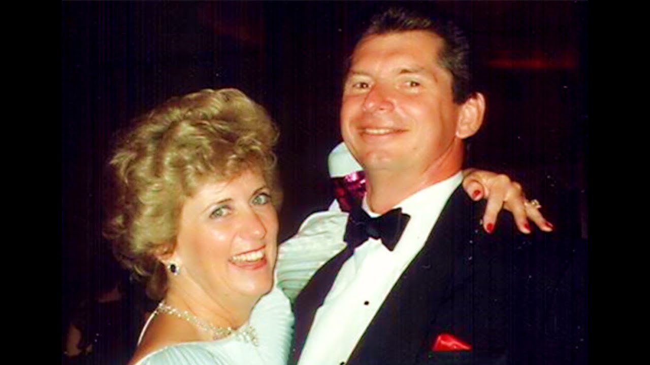 Vince McMahon and his wife Linda McMahon - YouTube