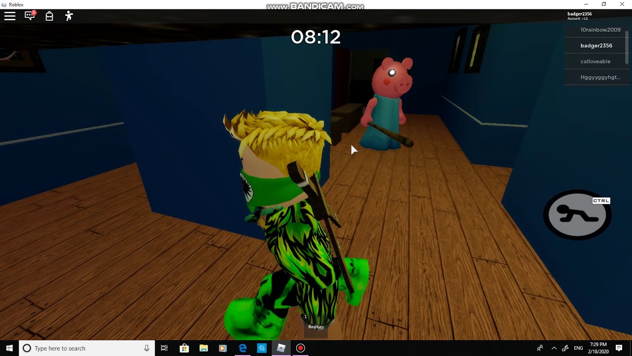 Playing piggy on Roblox - YouTube