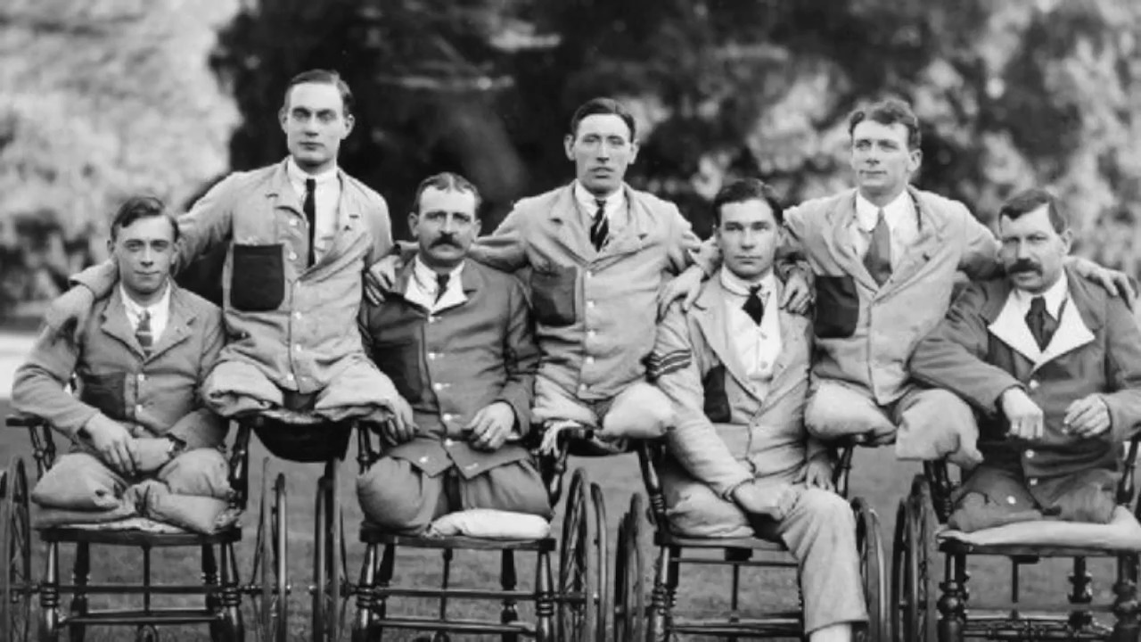 The Capital Crawl 1990 - YouTube