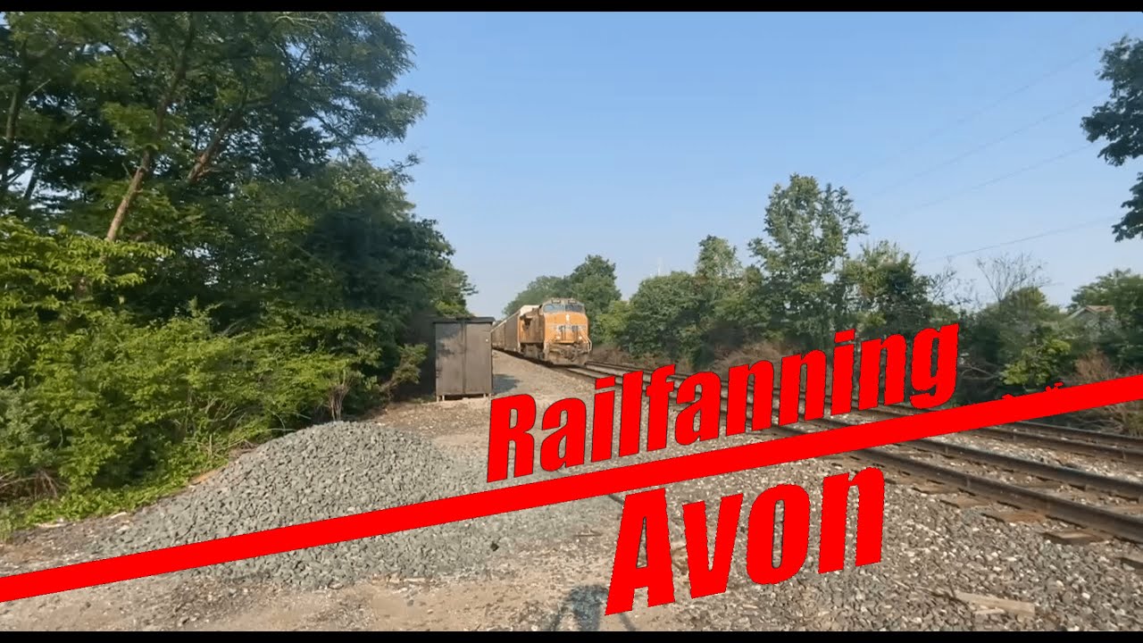 UP 2624 departs Avon Yard with a short train. - YouTube