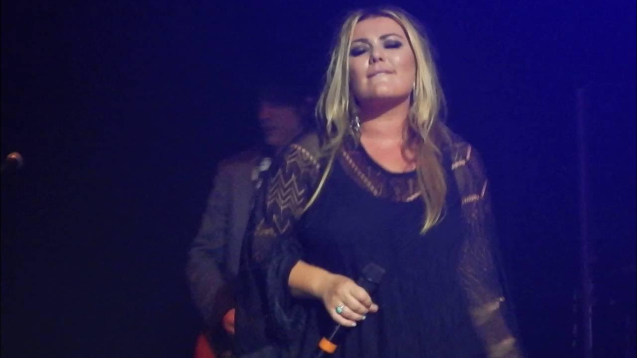 Tu Mirada - Amaia Montero (En vivo @El_Plaza_ México) - YouTube