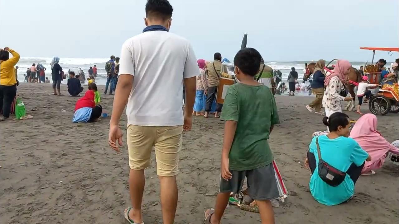 Berteduh dulu di Tepi Pantai Parangtritis Yogyakarta, Wisata Pantai Selatan Jawa, FiyanDITO DX07 ...