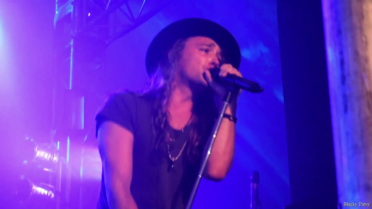 Travis Cormier - Dream on - Acton Vale 2017 - YouTube