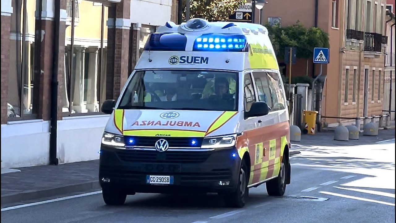 [DOUBLE SIREN] Ambulanza SUEM 118 Montebelluna in emergenza - Italian ...