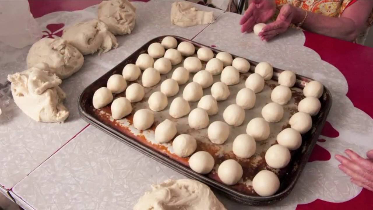Maryland Traditions - Orrell's Maryland Beaten Biscuits - YouTube