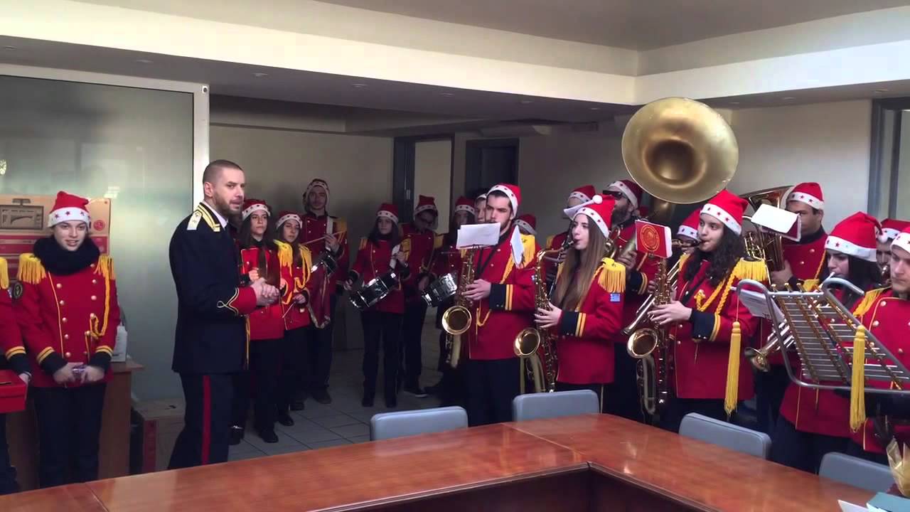 Τα κάλαντα των Χριστουγέννων 24-12-2015 - YouTube