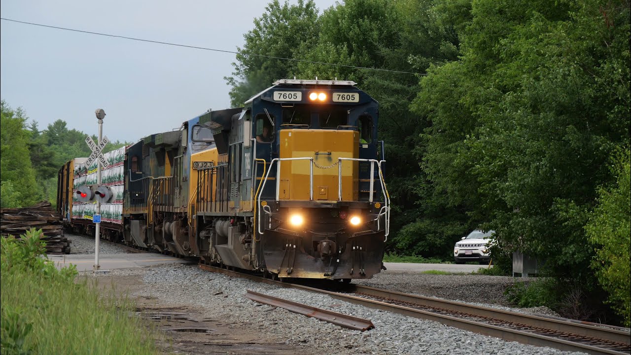 MEC 7605 leads L072 West on the Waterville Subdivision 7/9/24 - YouTube