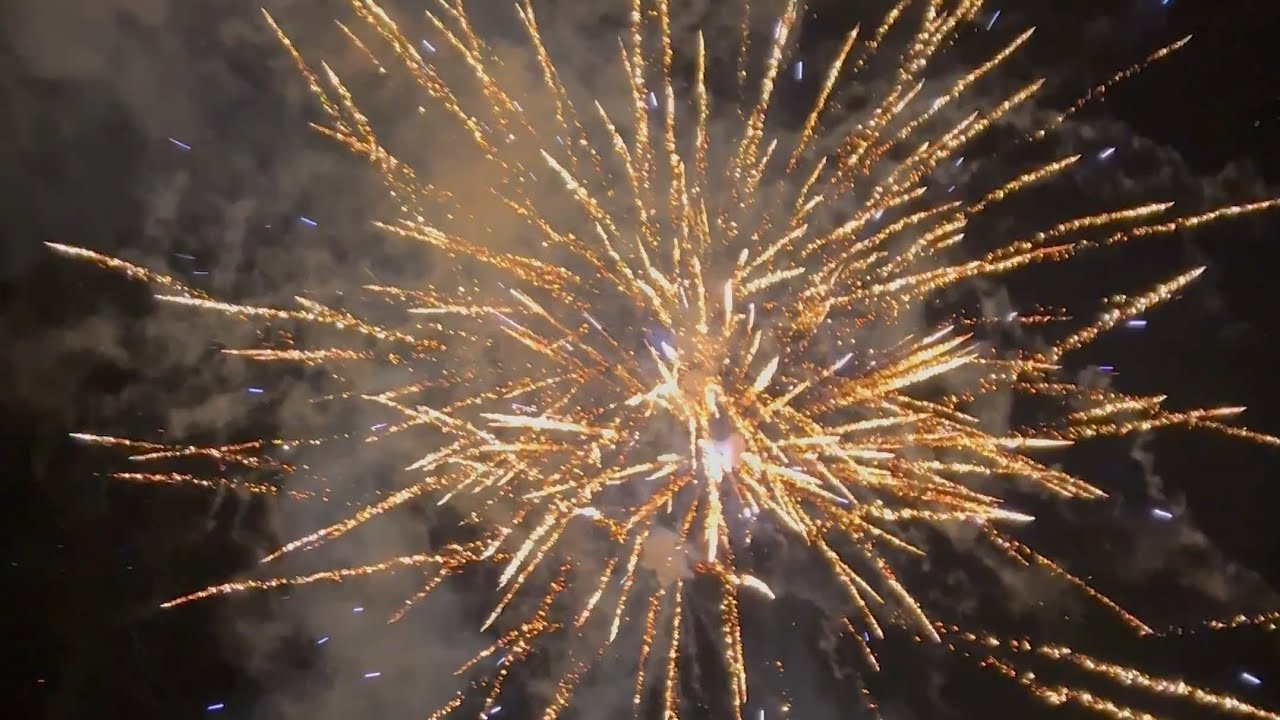 Hallmark Fireworks - Dreadnaught - Compound - UK Landed Footage 2023 ...