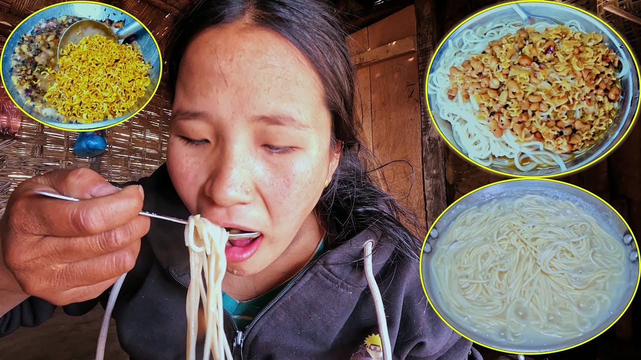 Manjita enjoying noodles in shelter || Village noodles time - YouTube