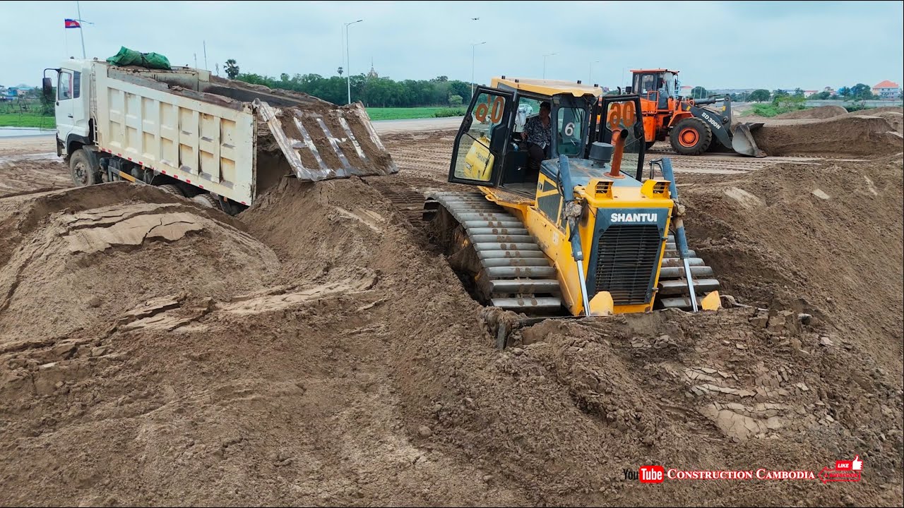 Expert Heavy Machinery Operator Saves 20ton Dump Truck from Sand! Huge ...