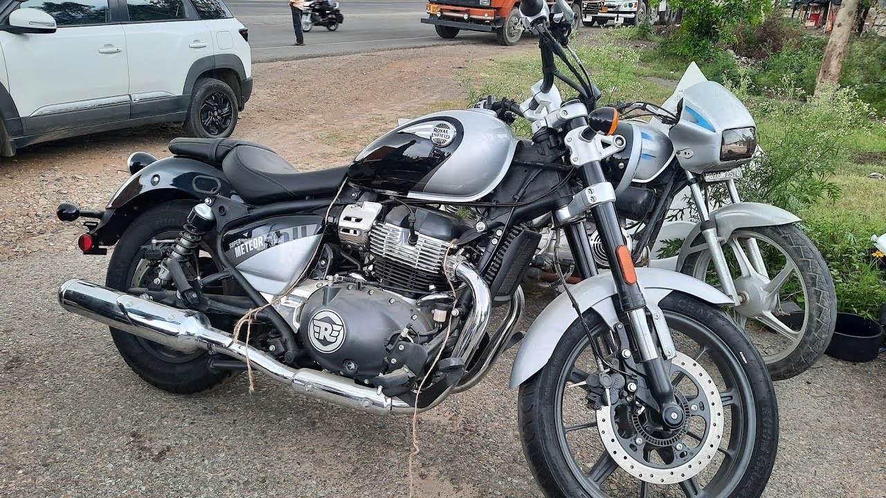 SM650 Interstellar GREY #royalenfield #supermeteor650 #bike - YouTube