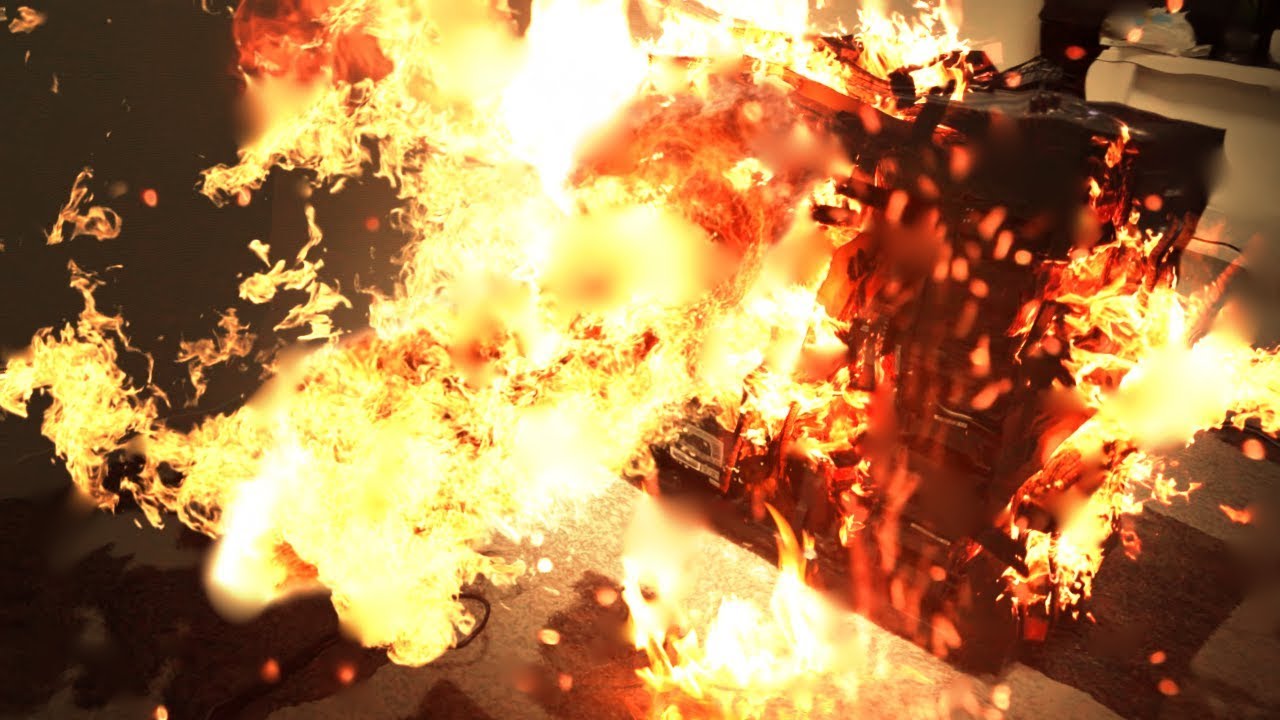 HELP! My PC is on FIRE!! | RATE - YouTube