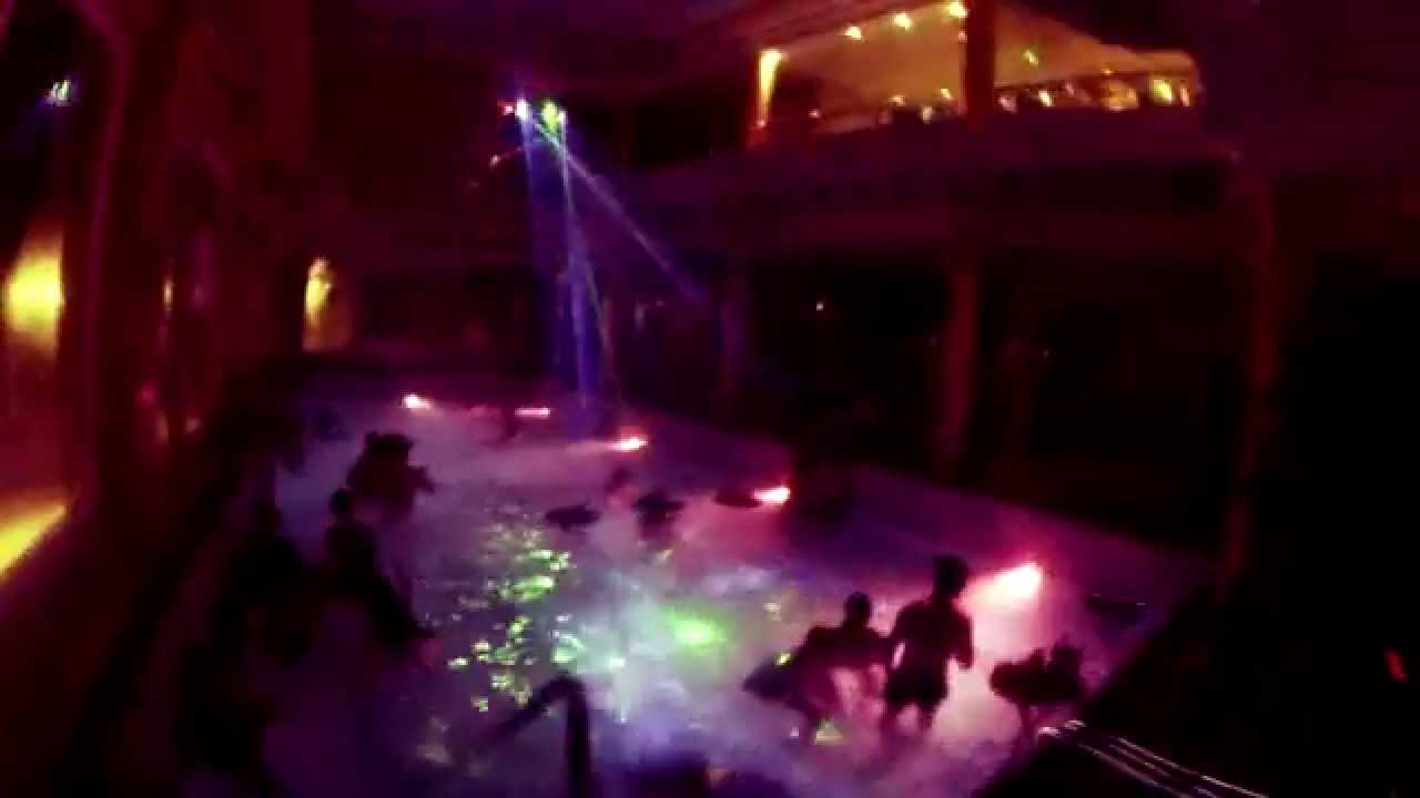 Bikini & Pena Party - YouTube