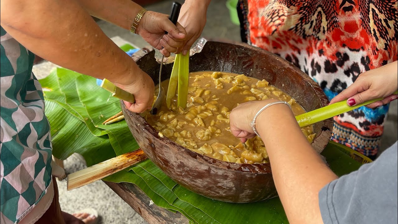 Making Tafolo with our Nu’uuli family (Aveloloa Ulu) bread fruit - YouTube