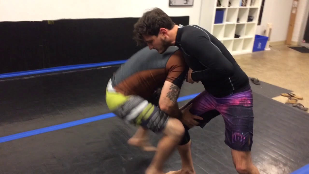 Guillotine counter roll & throw - YouTube