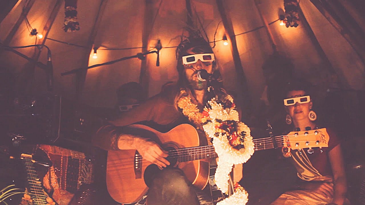 PEPA KNIGHT - ‘Clams’ [Live In The Tipi] - YouTube