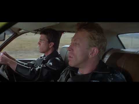 MAD MAX 1 - Max descubre lo que han hecho los jinetes de la carretera
