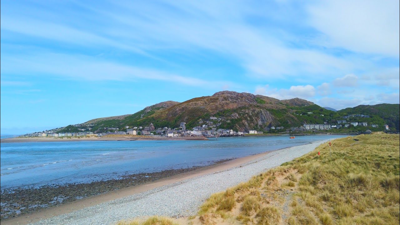 Walking at Fairbourne looking towards Barmouth - YouTube