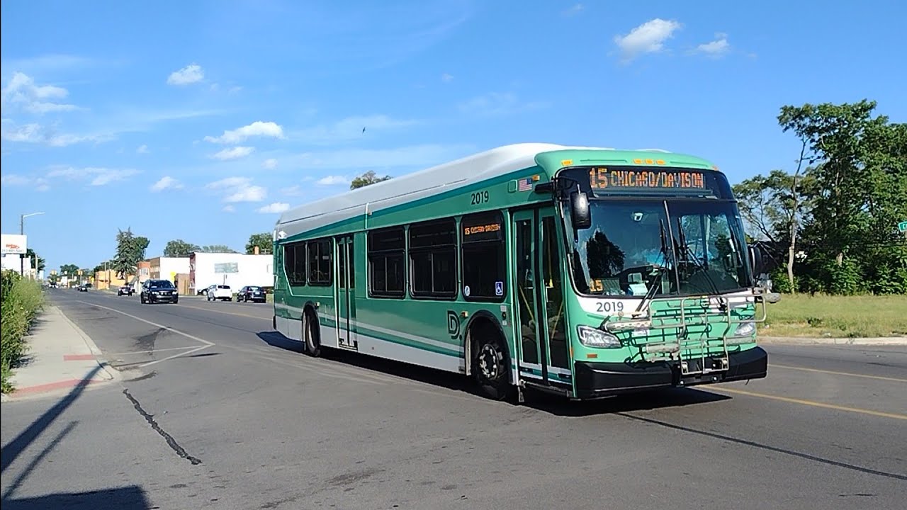 Westbound DDOT bus 2019 XD40 new flyer 2020 on Route 15 Chicago-Davison ...