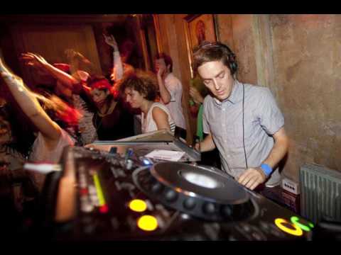 Adam Freeland Breakbeat Show, Kiss 100 1998 - interview with BT (Brian ...