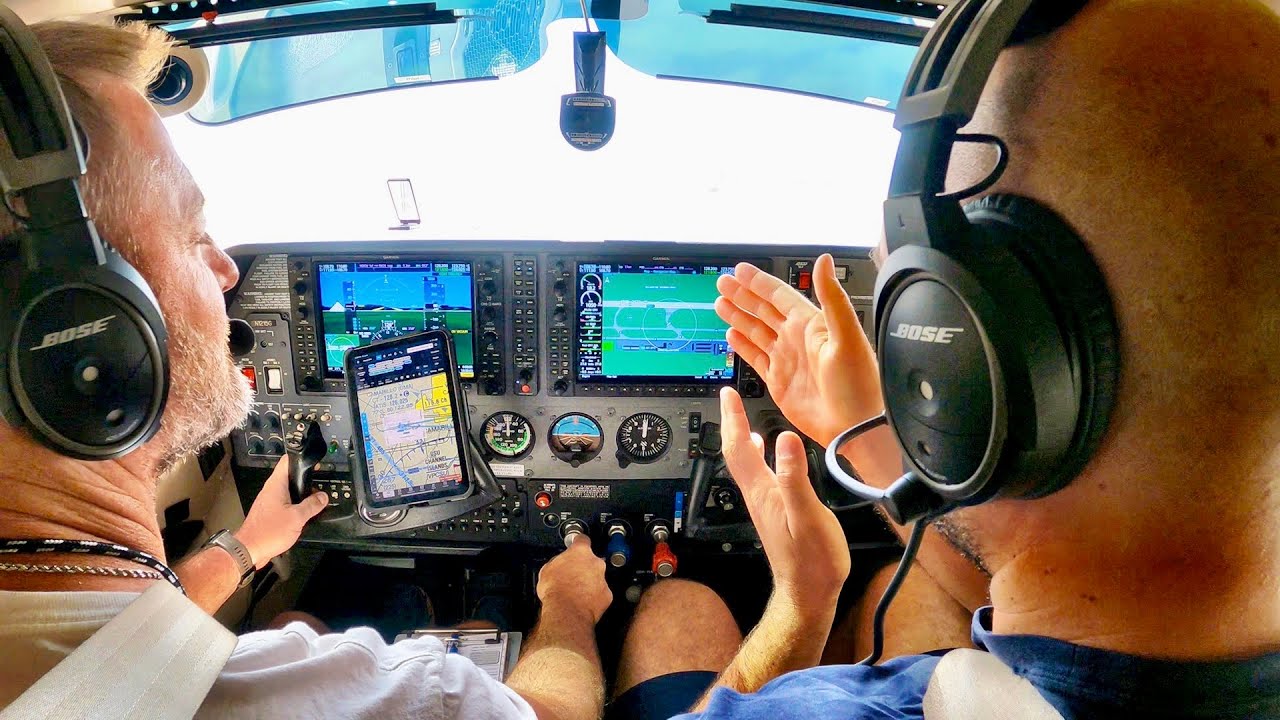 PROPER Crosswind Correction on Landing - YouTube