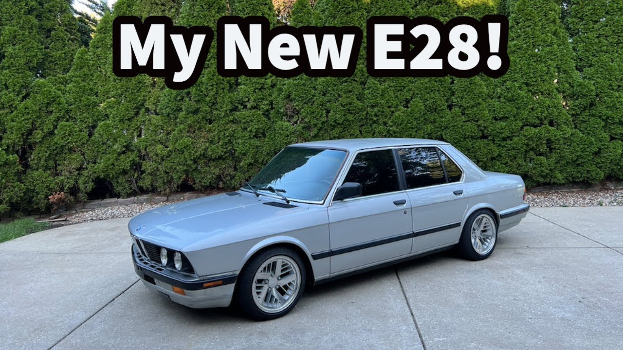 I Impulse Bought a 1986 BMW E28 For A Winter Project | First Look and Walk-around - YouTube