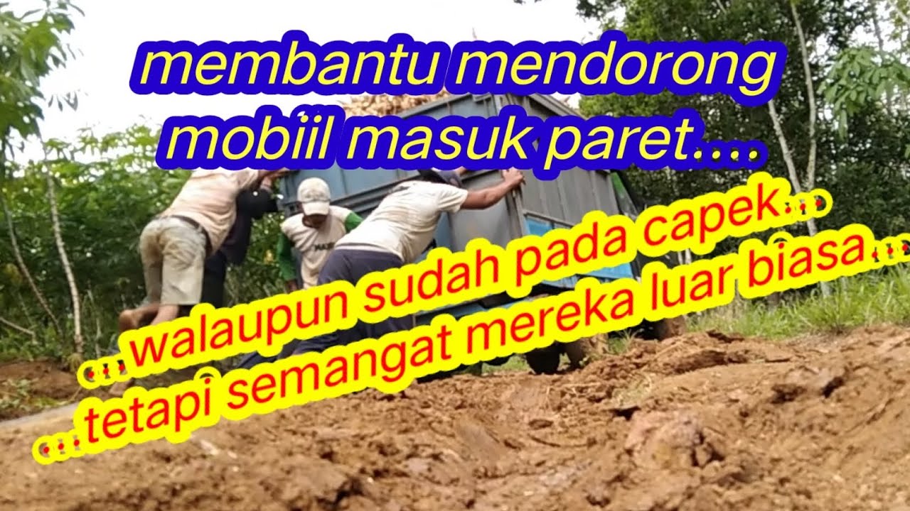 membantu mendorong mobil terpleset masuk di pareet. - YouTube