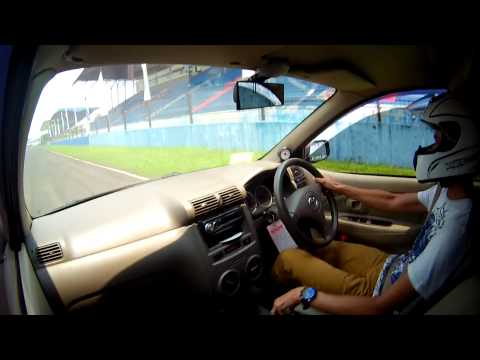 drag race D2 sentul circuit toyota avanza 17.407 second, on board camera