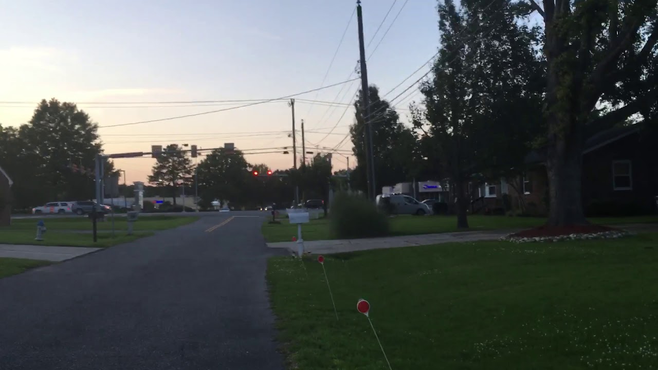 *HEAVY Q AND AIRHORN ALERT CFD Engine 11 responding to a medical call ...