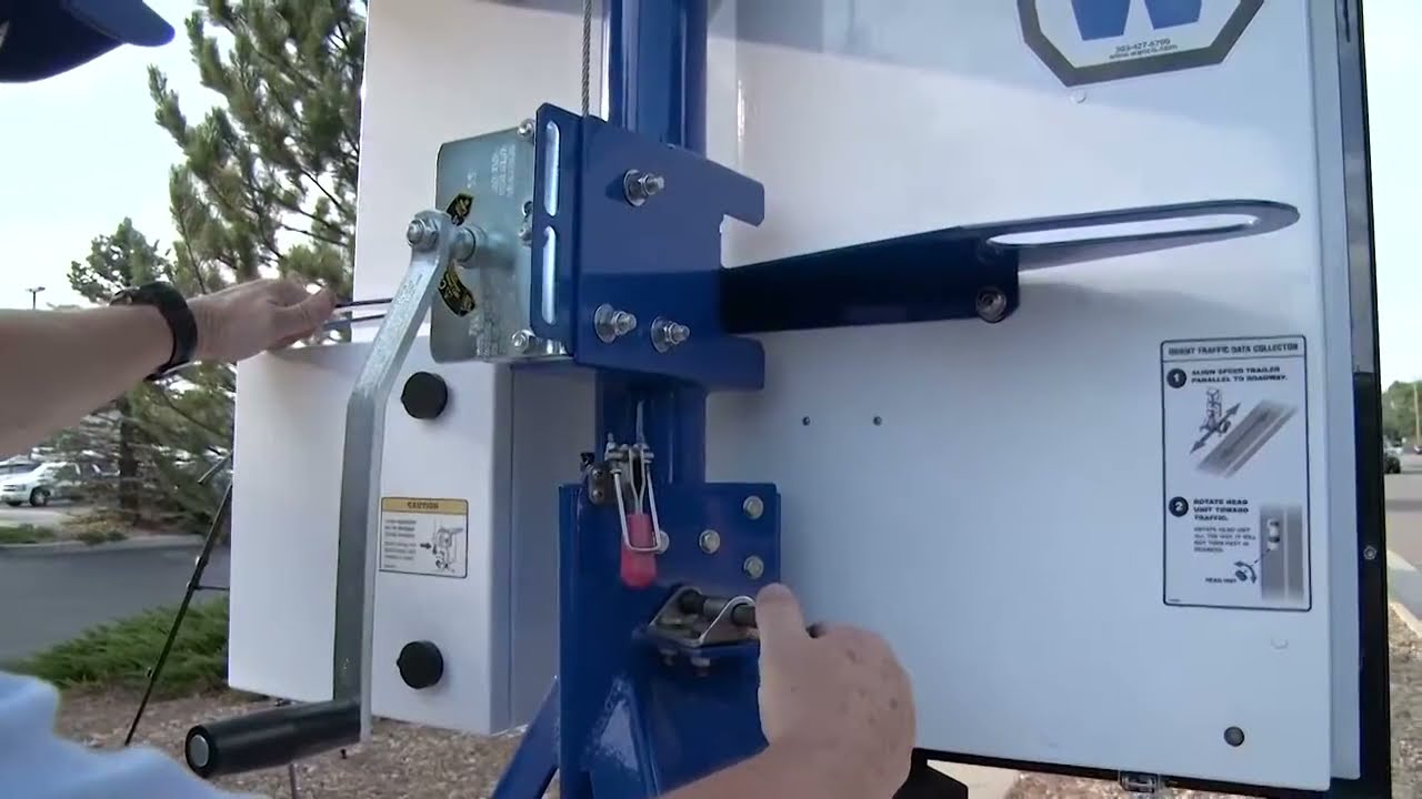 Wanco Compact Speed Trailer Operation: Traveling Position - YouTube