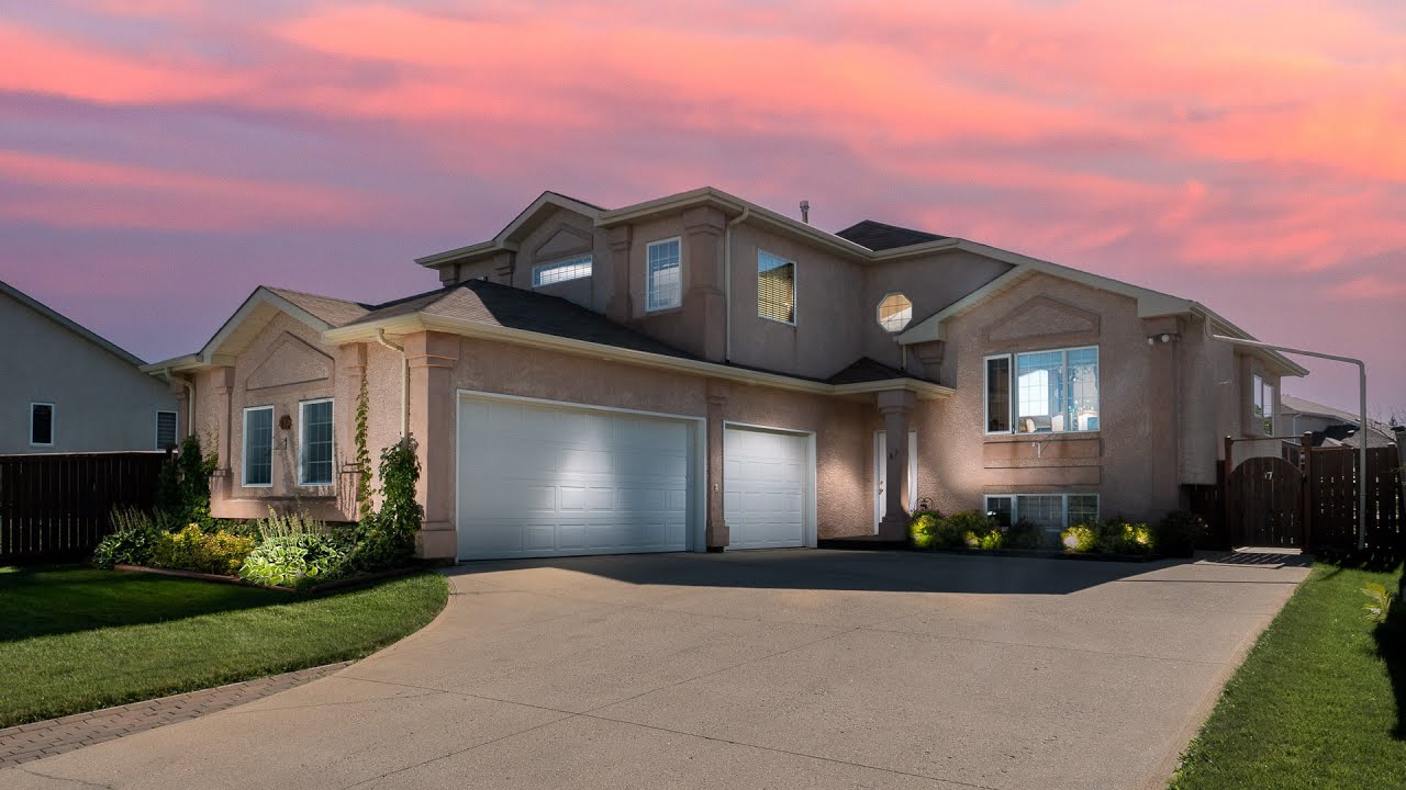 47 Allan Blye -- Winnipeg home in Amber Trails - YouTube