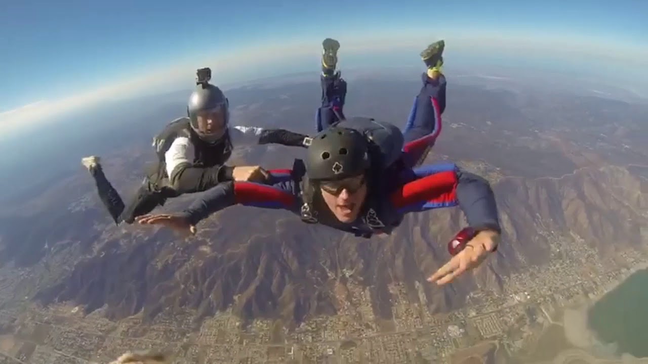 Corps of Royal Engineers - Sky Diving - YouTube