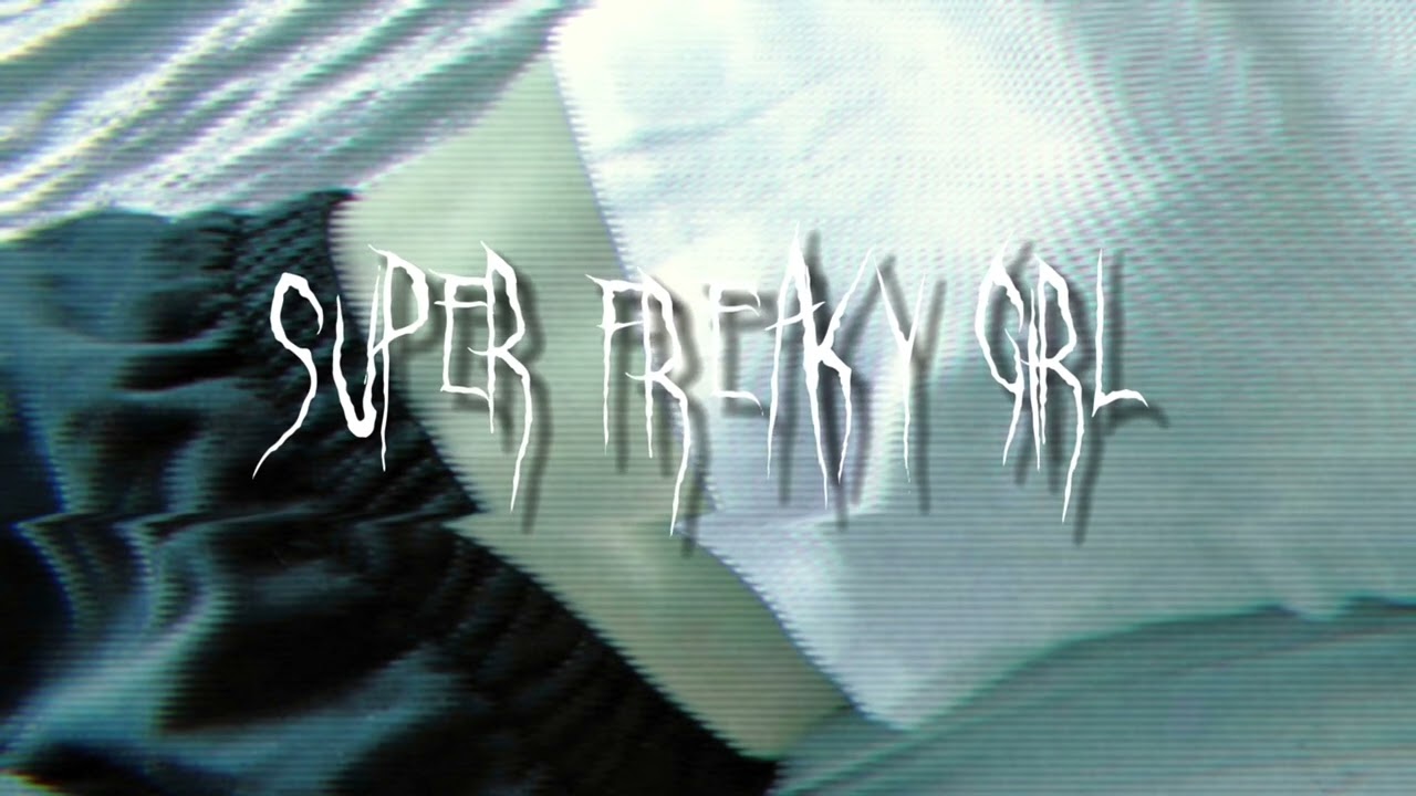 super freaky girl » sped up - YouTube