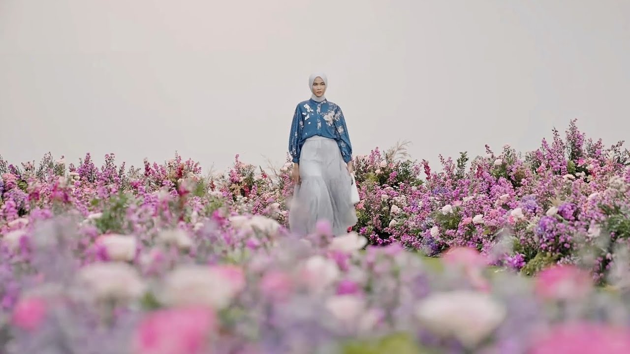 IKO BUSTOMI & PUTRI FIYONDA for KLAMBY in LONDON FASHION WEEK Official ...