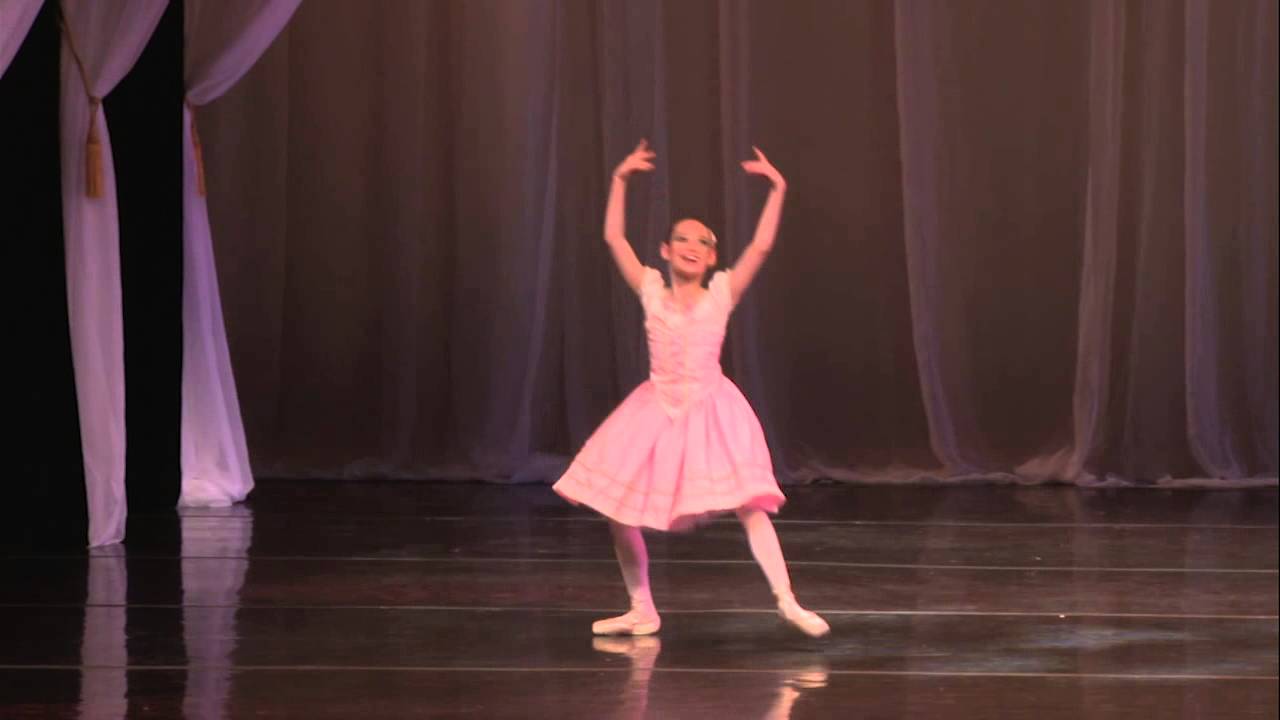 Primary Grand Prix Winner ADC/IBC 2015 Reina Stamm Age 10 Swanhilda ...